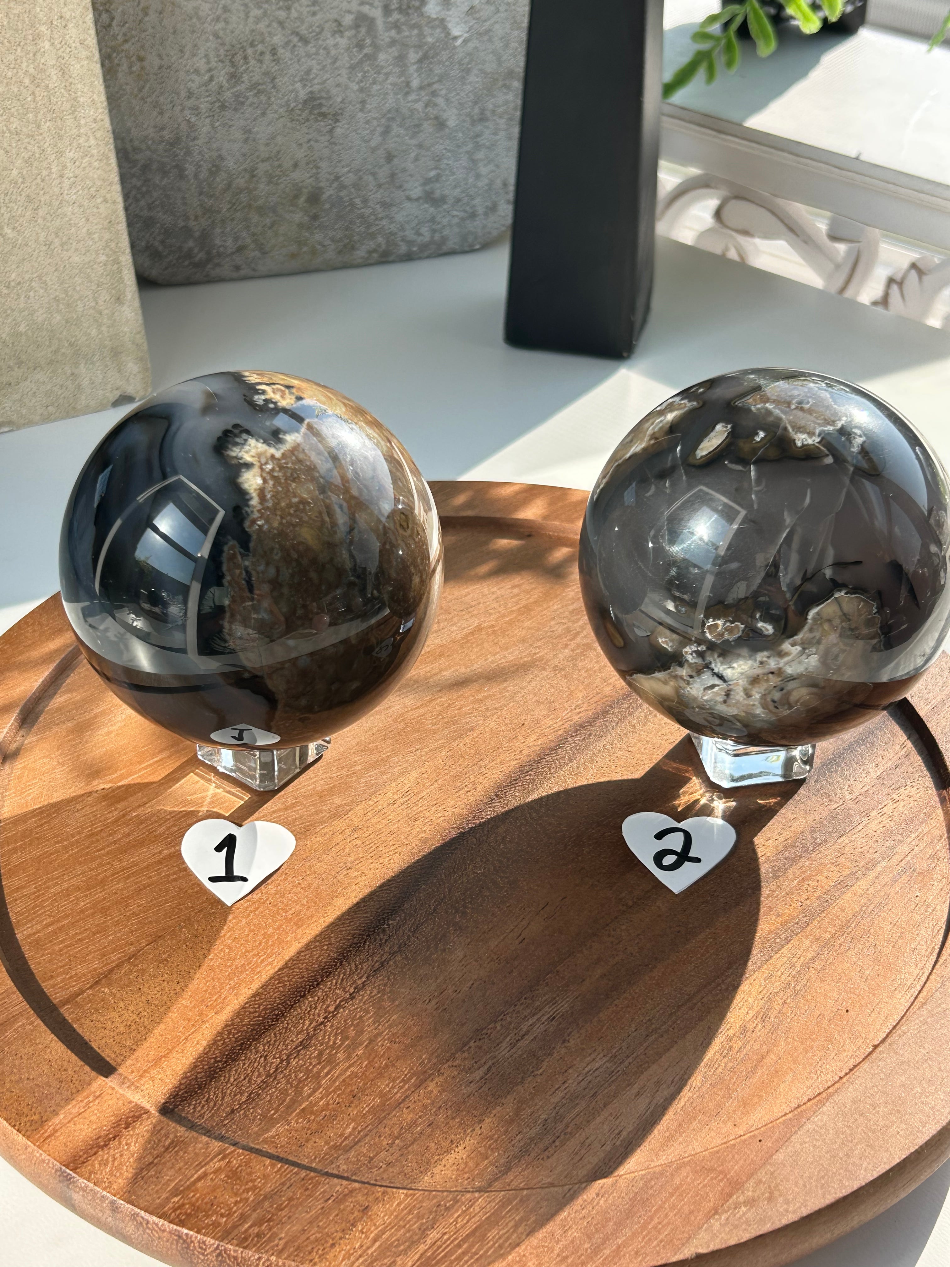 UV Volcanic Agate sphere – The Awaking Eye